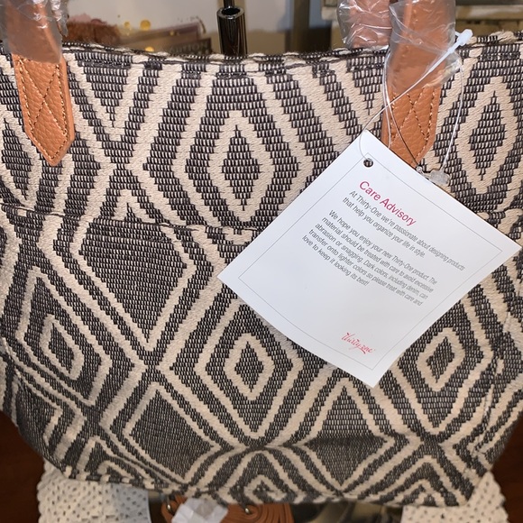 thirty-one | Bags | Thirtyone Aztec Canvas Tote Bag Wcrossbody Strap ...